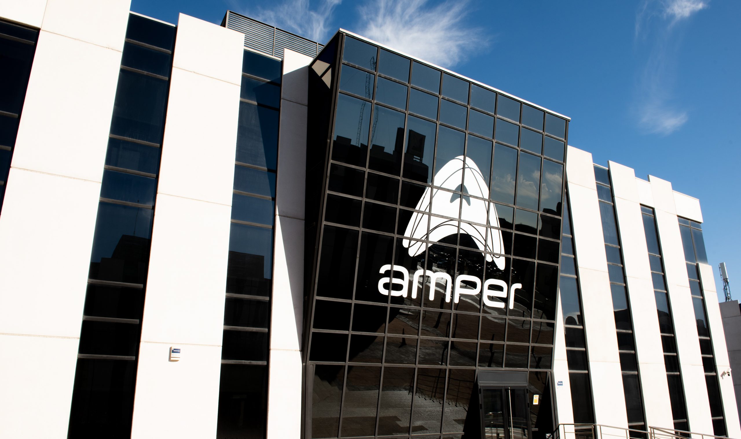 Amper mejora un 33% su EBITDA hasta alcanzar los 16,2M€ y consigue un ...